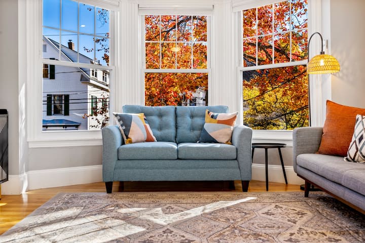 Soaking Tub | W/d | Parking | 5 Min Downtown - Portland, ME