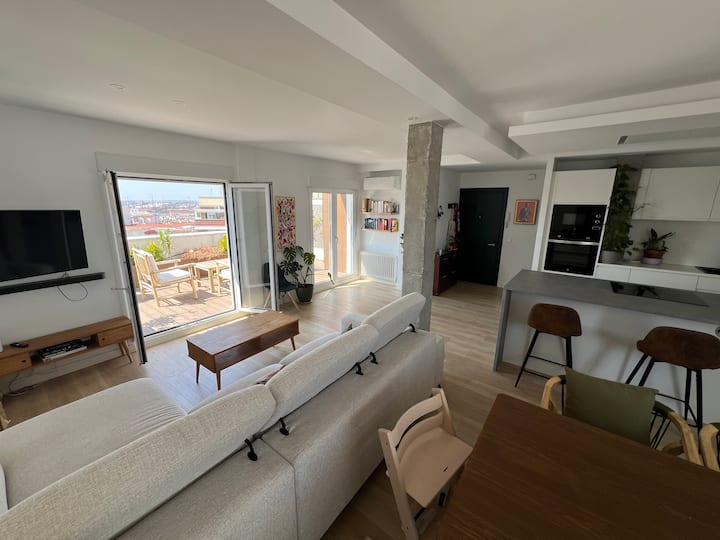 Beautiful Bright Top Floor Flat 100mts2 - Madrid