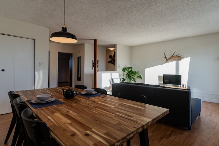 Cozy 4-bedroom Home, Walk To Downtown - Yellowknife