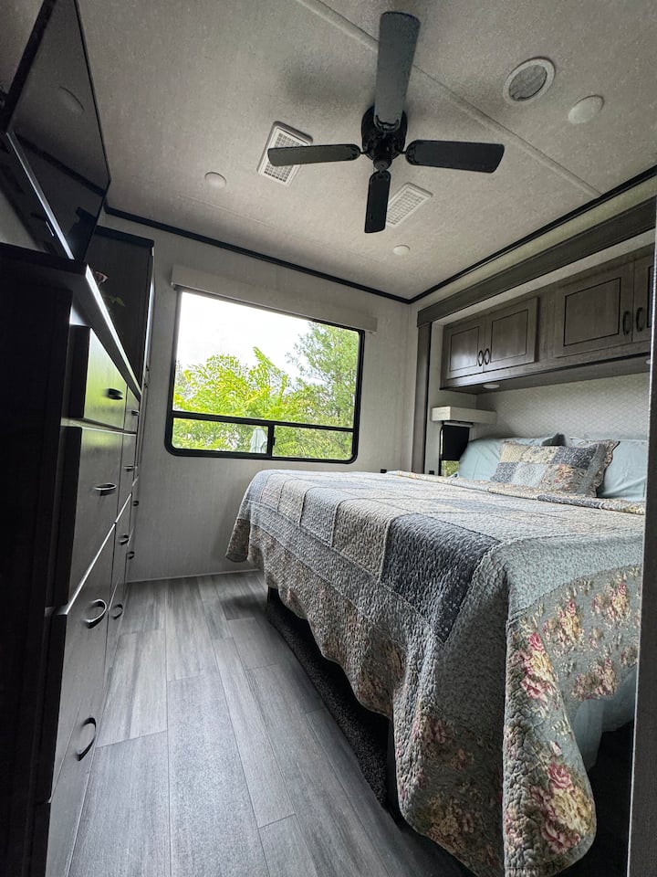 Cottage Rv Retreat | Pond View + Firepit + Gazebo - Homestead, FL