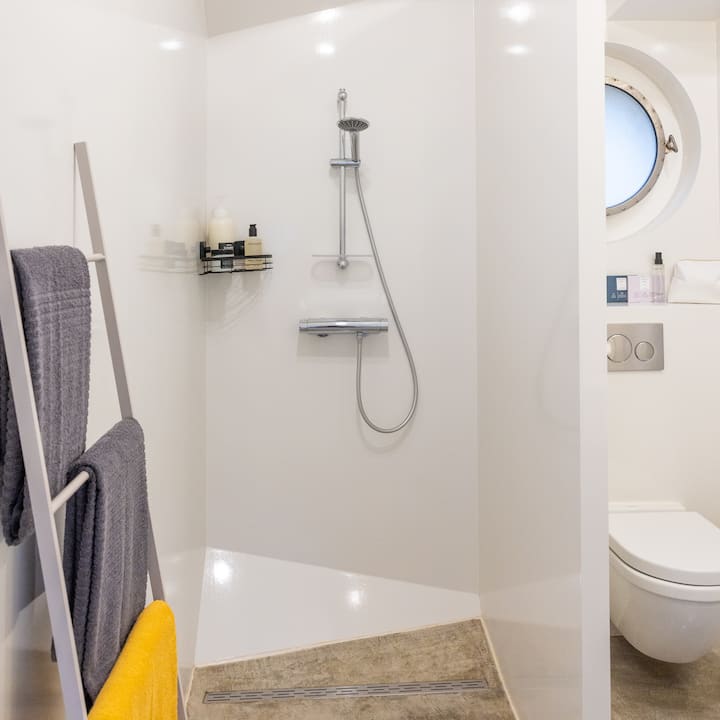 Boat Suite, A Unique Houseboat Stay - Amsterdam Bb - Amsterdam