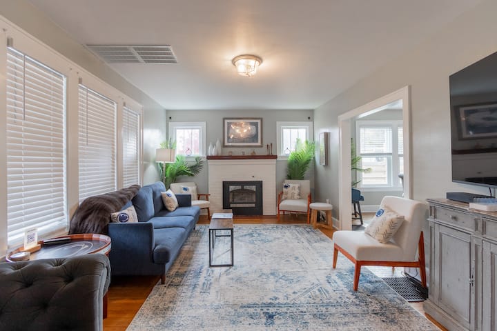 Walk To Campus- Fire Pit- Game Room - Sleeps 10 - Penn State University, State College