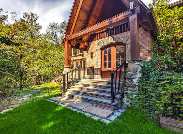 Mountain Lodge Retreat, Near New Paltz & Hikes - New Paltz, NY