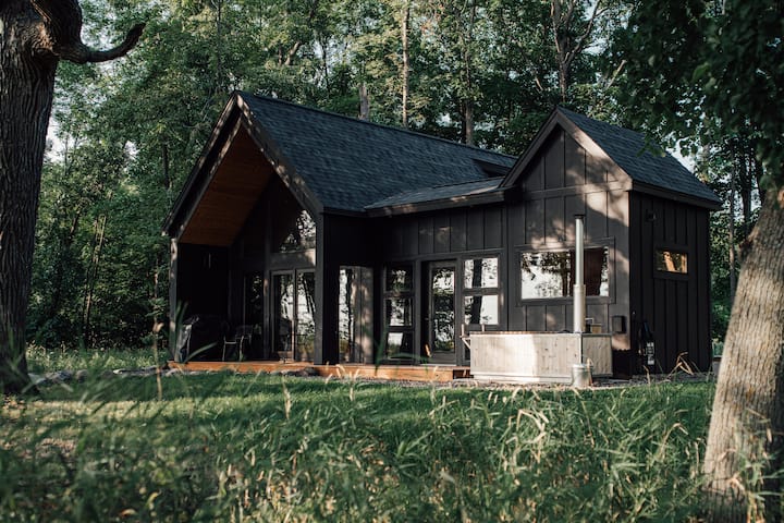 New Cabin | Sauna, Hot Tub, 40+ Acres & Beach - Minnesota