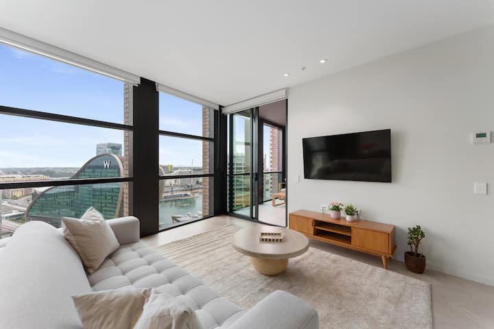 Darling Harbour Views, Fireworks & Free Parking - Sydney