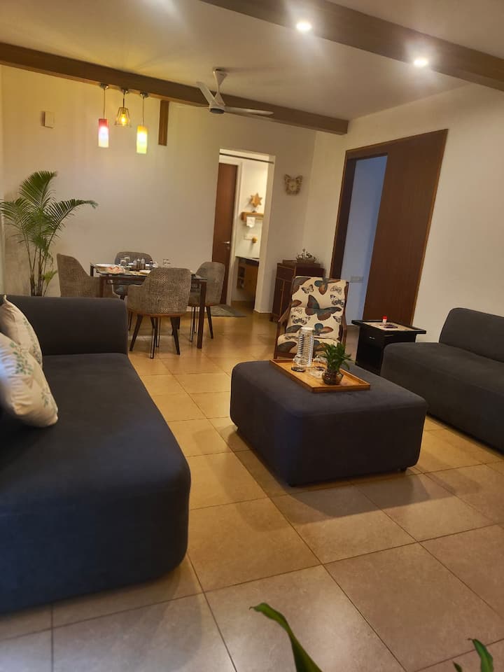 Peaceful Happy Home 2bhk W/balcony I Pool | Siolim - Goa