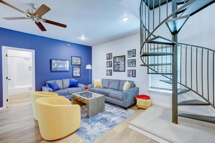 Steps To Globe Life Att Stadium. - Arlington, TX