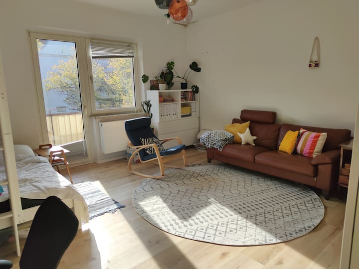 Geräumige & Farbenfrohe Wohnung - 15 Min Zum Alex - Berlin