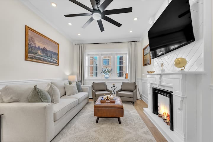 Viatrix Logan Square Suite - Chicago, IL