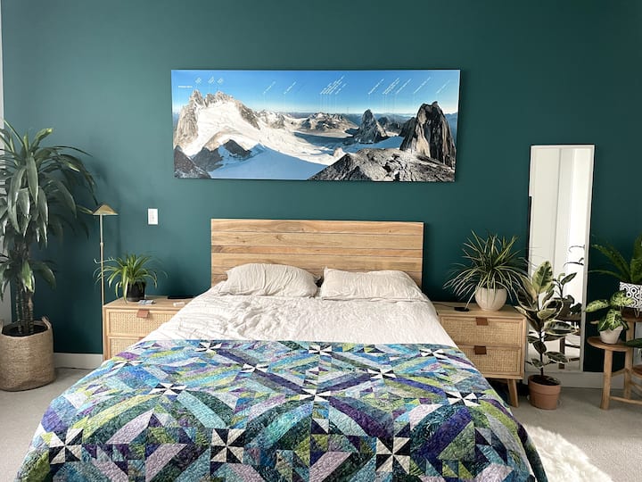 Spacious & Bright Family Home - Bellingham, WA