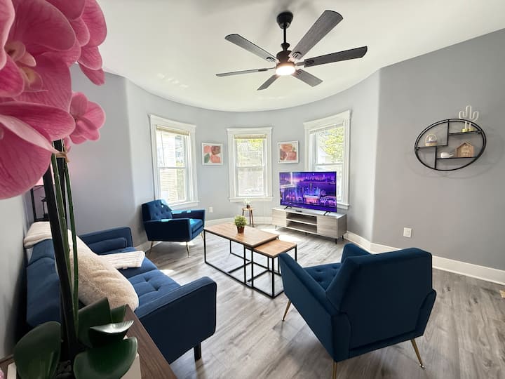 The Hearty Home, Indian Lake Area, 1st Floor - Worcester, MA