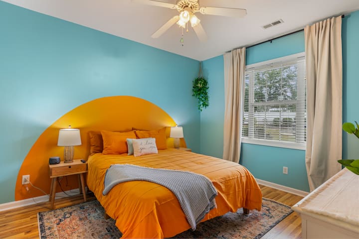 Waterway Front Sunsets | Spacious | 2 Mi To Beach - North Myrtle Beach, SC