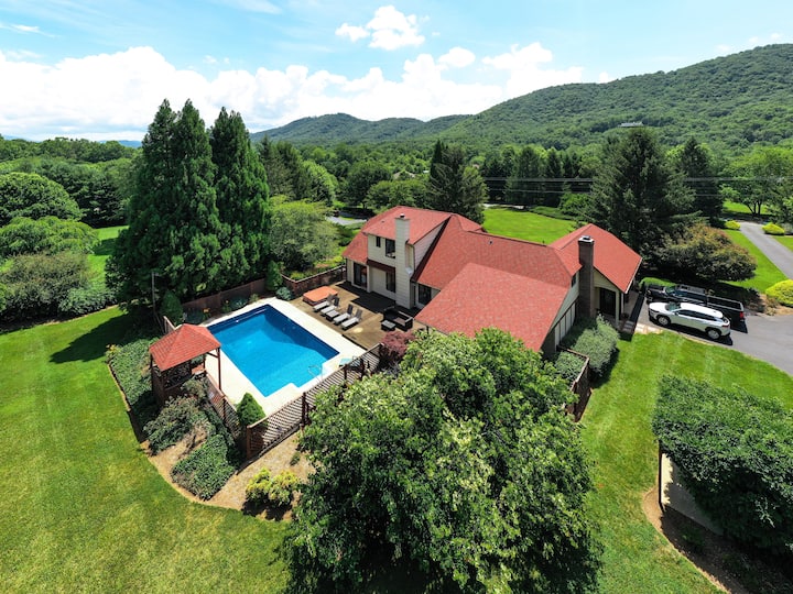 Mountain Villa | Views | Gameroom | Hot Tub | Pool - Asheville, NC