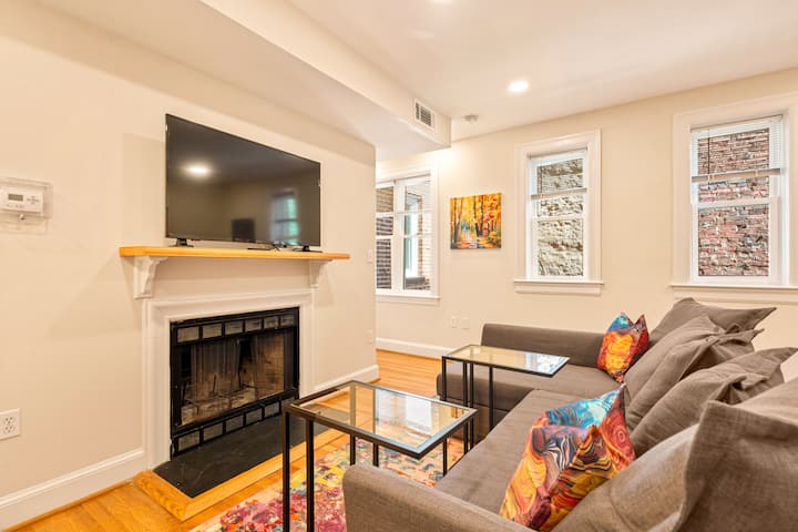 Adams Morgan, Dupont Circle, Walk To The Park 6. - Washington, DC