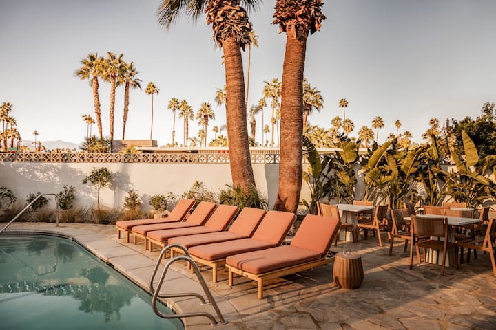 Poolside Queen Suite - Palm Springs, CA