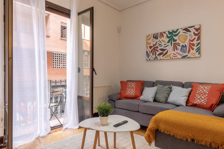 Unamuno, En El Casco Viejo - Bilbao