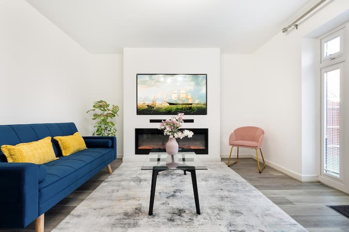 4bdr Luxury Stay - 2 Parking - Family Friendly - Reading