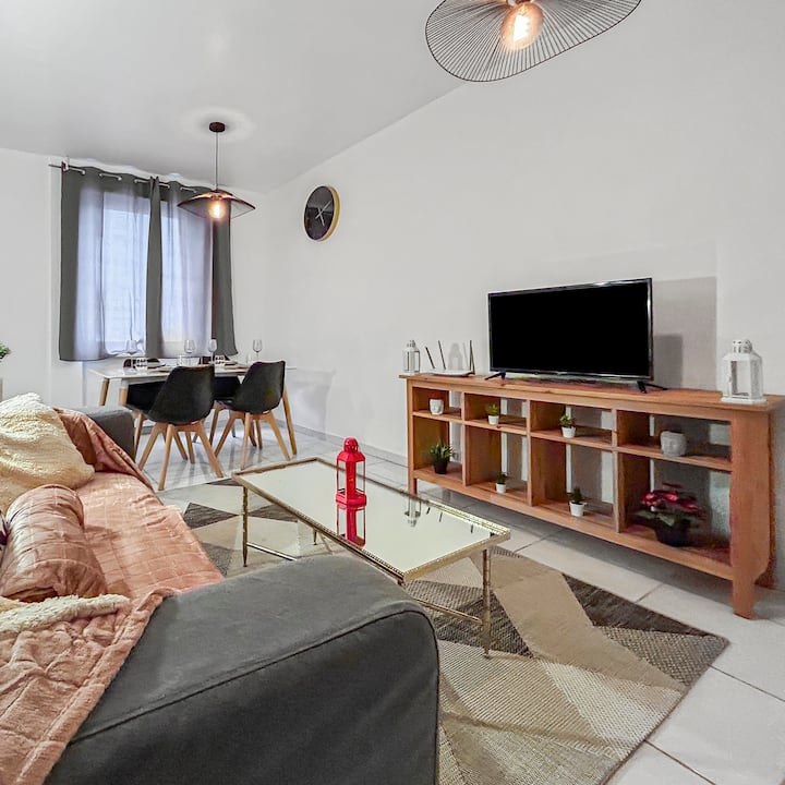 Moderne Et Spacieux Avec Tv Et Cuisine éQuipée - Mulhouse