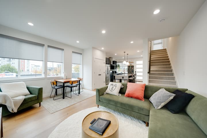 Entire Home In West Seattle Junction! - Seattle, WA