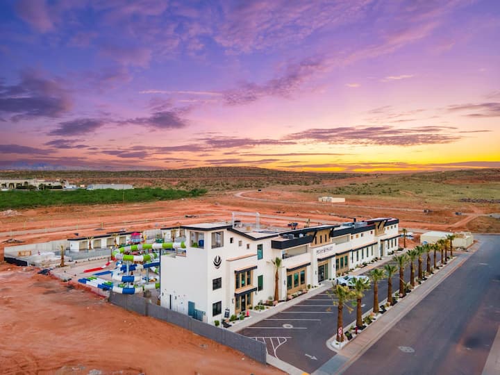 Waterpark Villa | Hot Tub! | Sleeps 14 | Near Zion - Sand Hollow State Park, UT