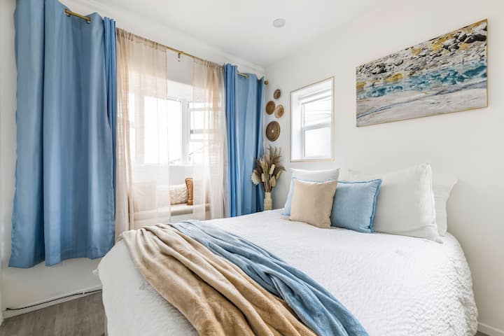 Ocean Side Suite: Steps To The Ocean, Pier,&shops - Santa Monica, CA