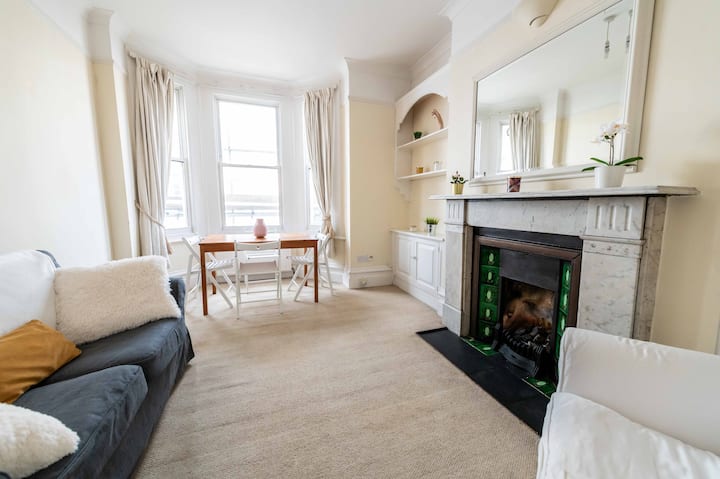 Dancer Road - Cosy 2 Bed Flat - Fulham
