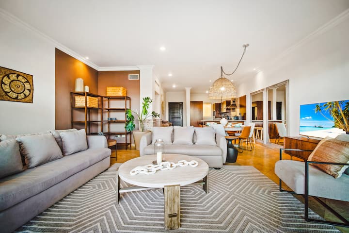 Vibrant Poolside Retreat•safe & Private• Sleeps 6! - Cabo San Lucas