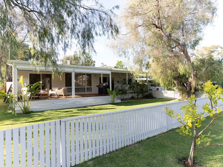 Other Side Of The Moon Cottage. - Busselton