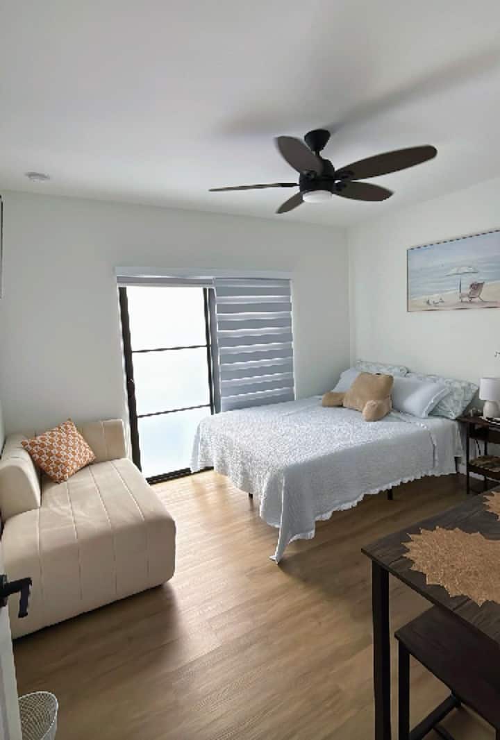 Private Room With Entrance & Bathroom – Parking - Homestead, FL