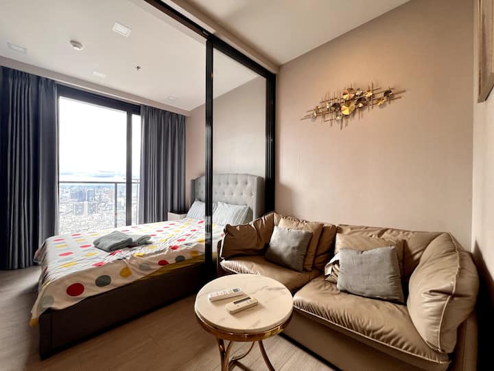 High Fl Studio W/balcony, Pool & Gym, Mrt 200m - Bangkok