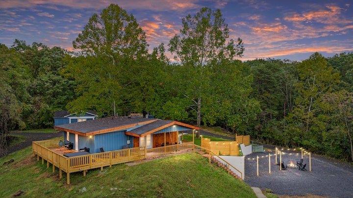 Hidden Hollow 3bd Cabin - Hot Tub+ Wifi+ Game Room - Rileyville, VA