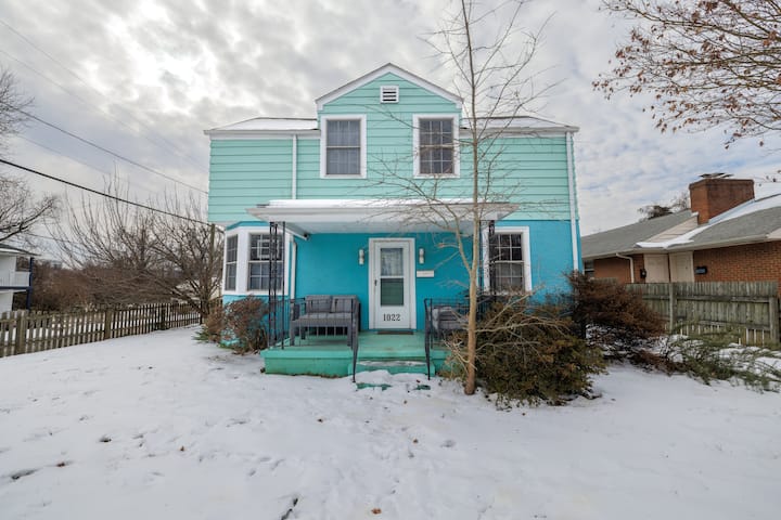 Unique & Walkable 3-br - 2 Offices & Fenced Yard - Charlottesville, VA