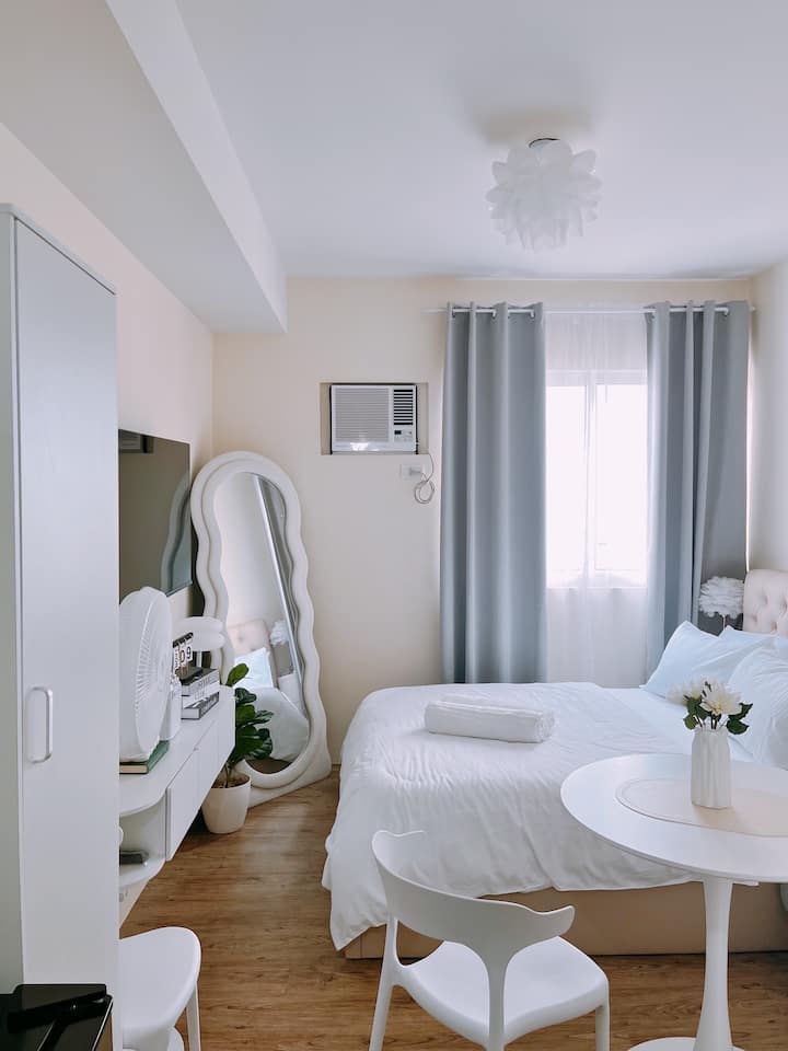 Cozy Elegance Staycation Near Nuvali And Tagaytay - Silang