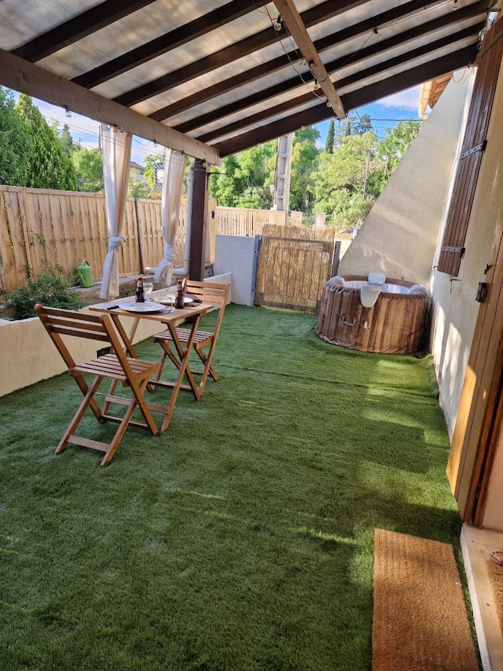 Spa Et Lit Baldaquin - Montagnac