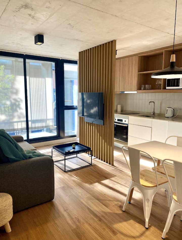 Apartamento Tranquilo Con Cochera - Montevideo