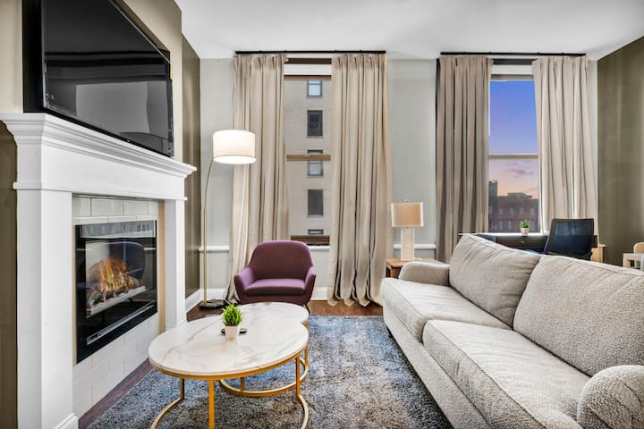 Luxury Loft • Heart Of Downtown• Free Parking/gym - Cleveland, OH