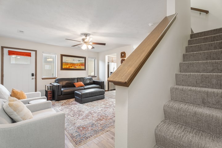 Modern Cozy Retreat Townhouse Sioux Falls - Sioux Falls, SD