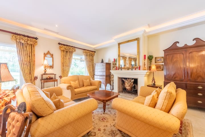 Superbly Located Golf Front Villa By Sotogrande. - Sotogrande