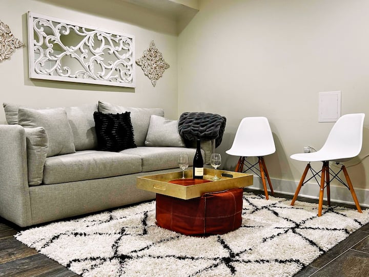 Walkable Family-friendly Apt. In Residential Area - United States