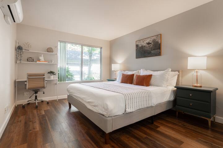 Close To Santa Clara University (T422) - Santa Clara, CA