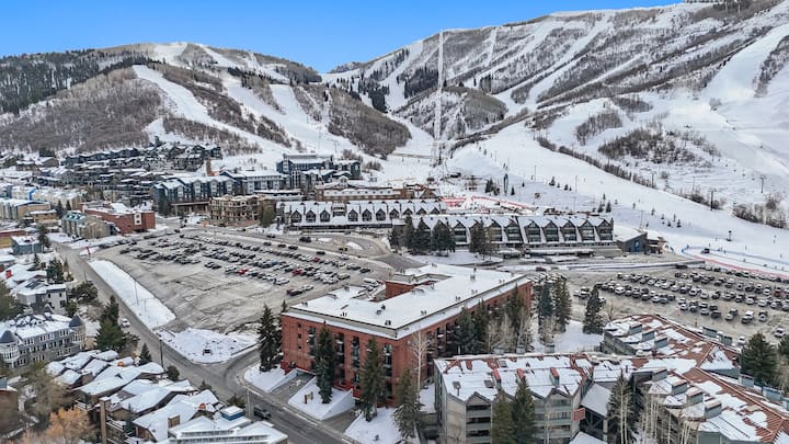 Park City Ski Village Luxury Condo @Shadow Ridge - Park City, UT
