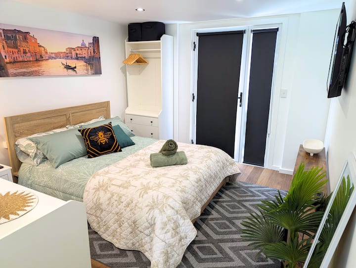 Close To Town & Near The Lake - Lake Macquarie