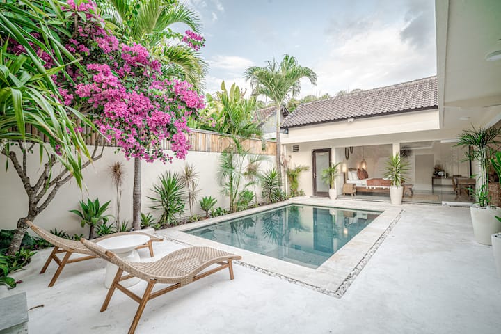 2br Tropical Villa In Seminyak |Floating Breakfast - Seminyak