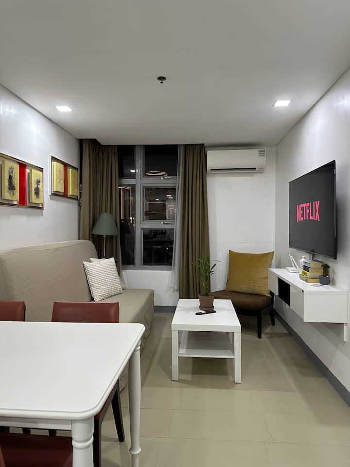 Spacious 2 Bedroom Condo In Poblacion, Makati - Makati