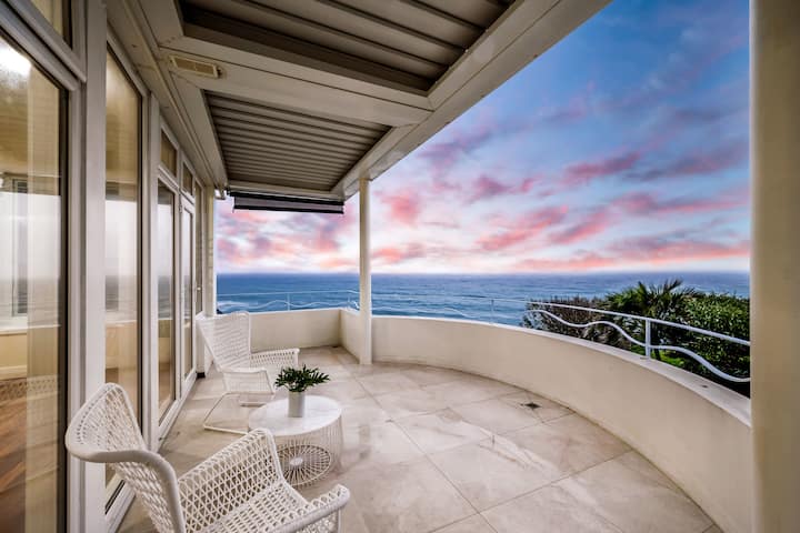 Coastal Dream Beachfront Oasis - Newcastle