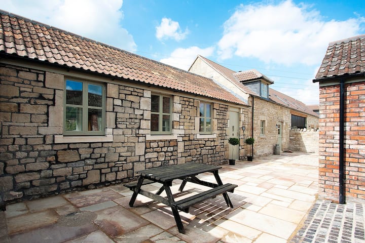 Stables At New Leaf Farm - Bath