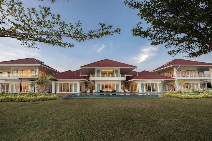 Palatial Estate In Langkawi - Langkawi