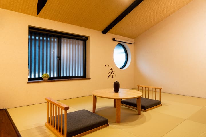 Izumi Goyo｜a Refined And Elegant Modern Machiya. - Kyoto