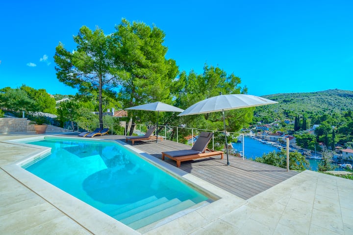Pine Haven - Island Escape For Two - Milna
