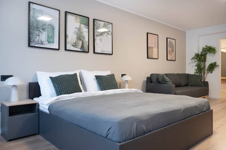 Convenient Deluxe Studio In The Center| Home2share - Bonn